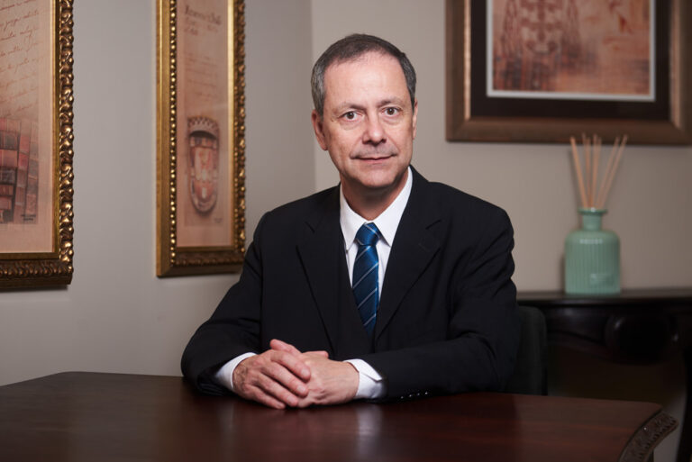 Conheça o Pianista Julio Machado: Uma Jornada Musical